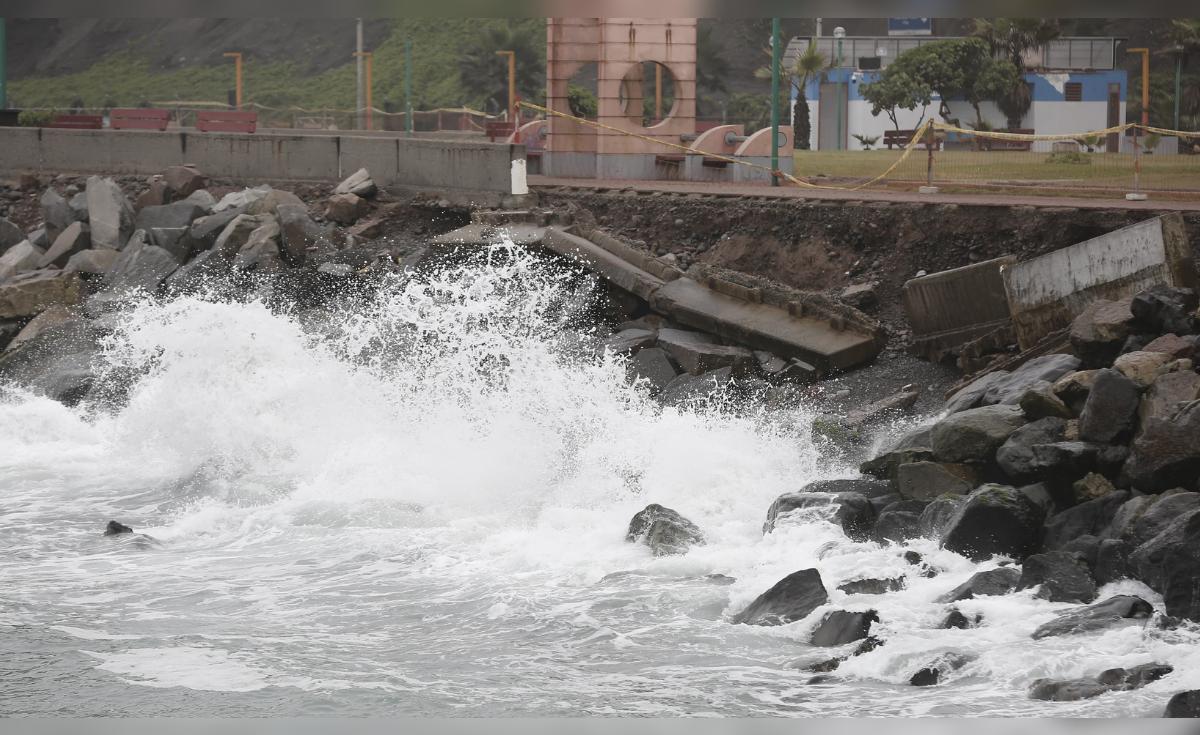 ¿A qué hora llegó el tsunami a Perú? Regiones y horarios de las ...