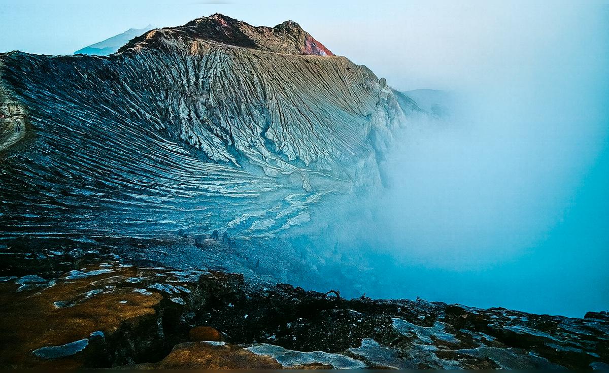 Geólogos descubren en China una cadena de volcanes extintos de 640 ...