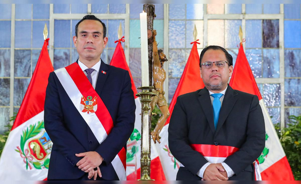Walter Martínez jura como ministro de Justicia del gabinete de José ...