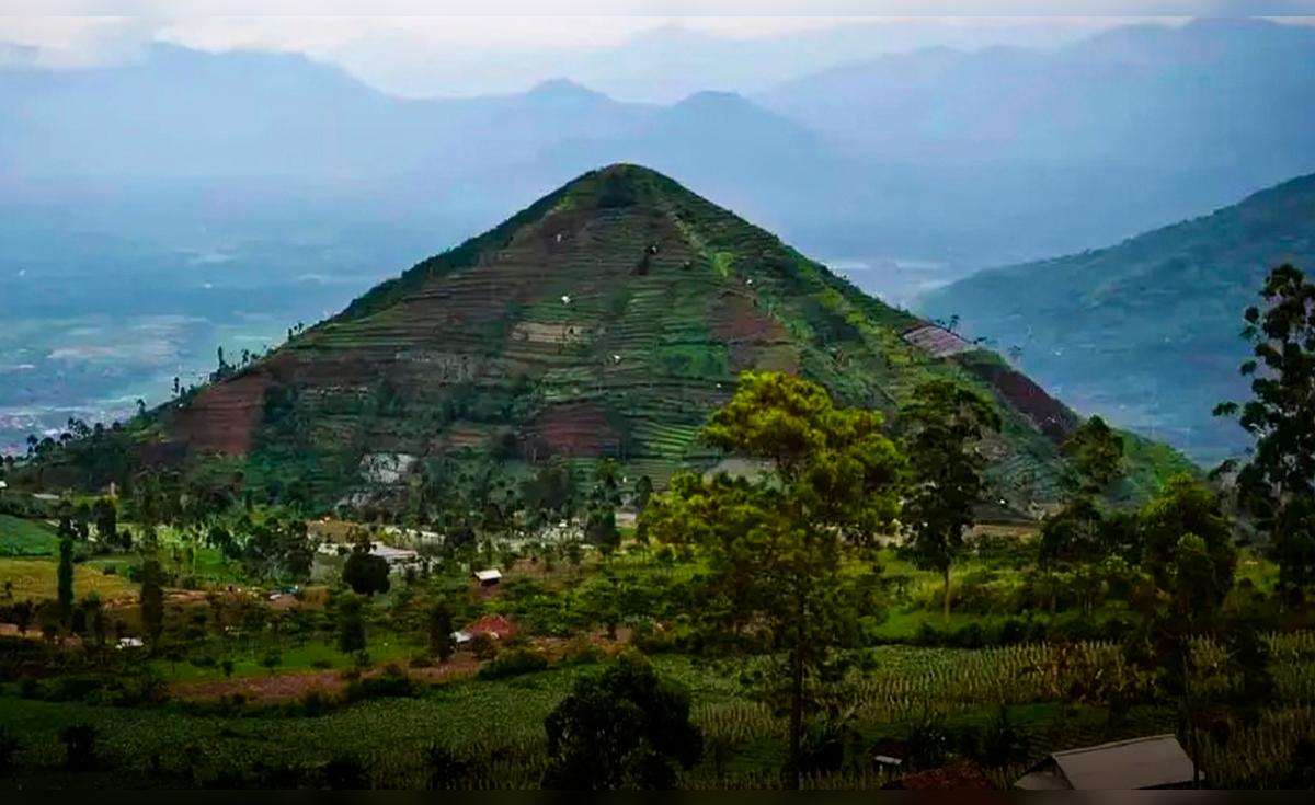La pirámide más antigua del mundo no estaría ni en Egipto ni en Perú ...