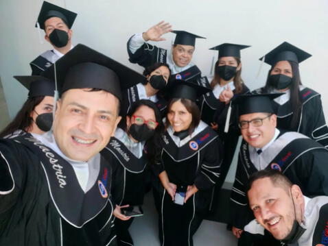 ¿Quién es Óscar del Río, el conductor del divertido programa "Cumbias y ...