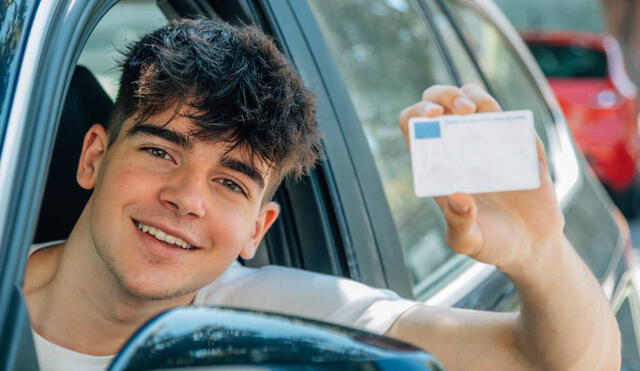 Licencia de conducir en California AB 60 del DMV: cuál es la edad ...