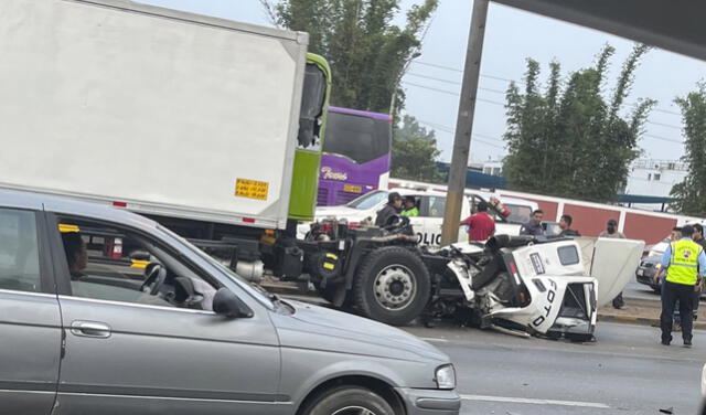 Surco Accidente En Panamericana Sur Causa Gran Congestión Vehicular