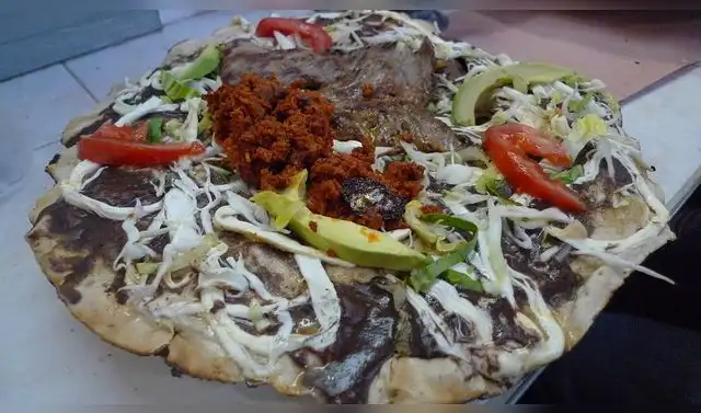 Tlayuda ingredientes: ¿qué es, cómo se prepara y cuál es el significado ...