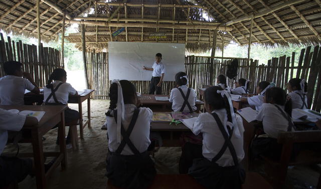 Coronavirus en Perú | Día del Maestro: hoy empieza la vacunación de ...