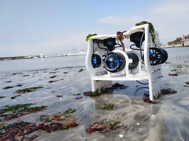 Estudiante becado de 23 años crea robot marino que busca proteger el ...