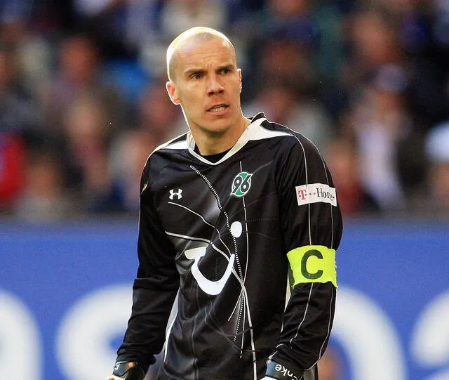 Jugó en el Barcelona, fue considerado el mejor portero de Alemania ...